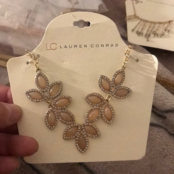 LC Lauren Conrad | Jewelry | Lc Lauren Conrad Beige Leaves Necklace ...